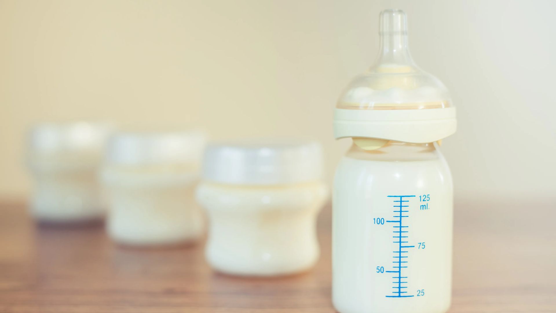 Cara Menyimpan ASI Perah yang Baik dan Benar - vitasi